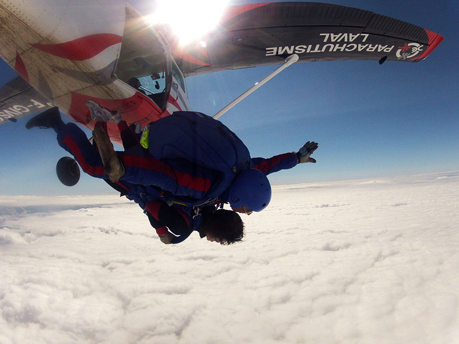Le saut en parachute près de Rennes - Parachutisme Laval